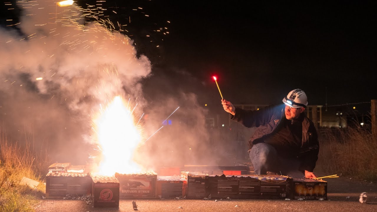 Pyro Freaks Katwijk - Oud & Nieuw 2024 - 2025 - YouTube