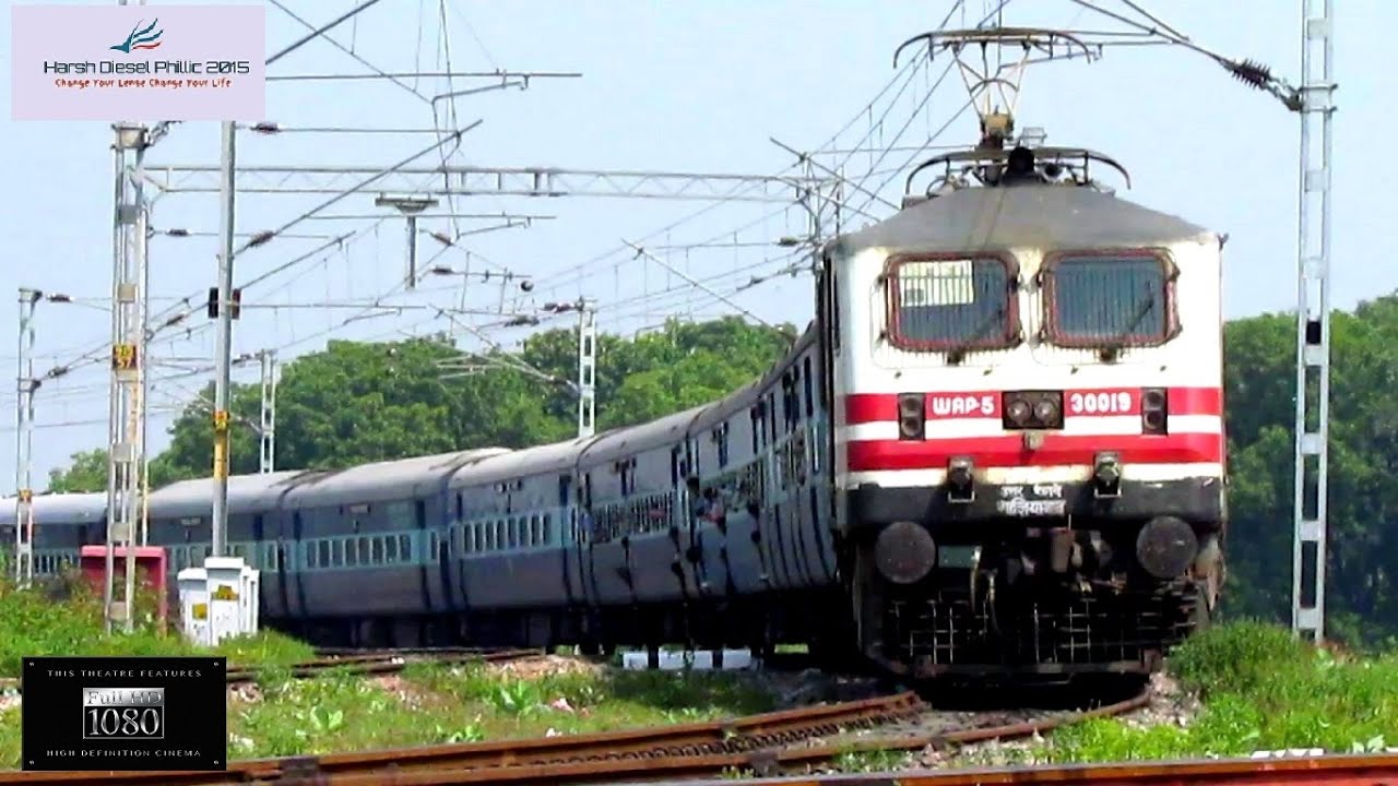 [HD] 12238 Begampura Express on Beautiful Sultanpur Jn Curve !!! - YouTube
