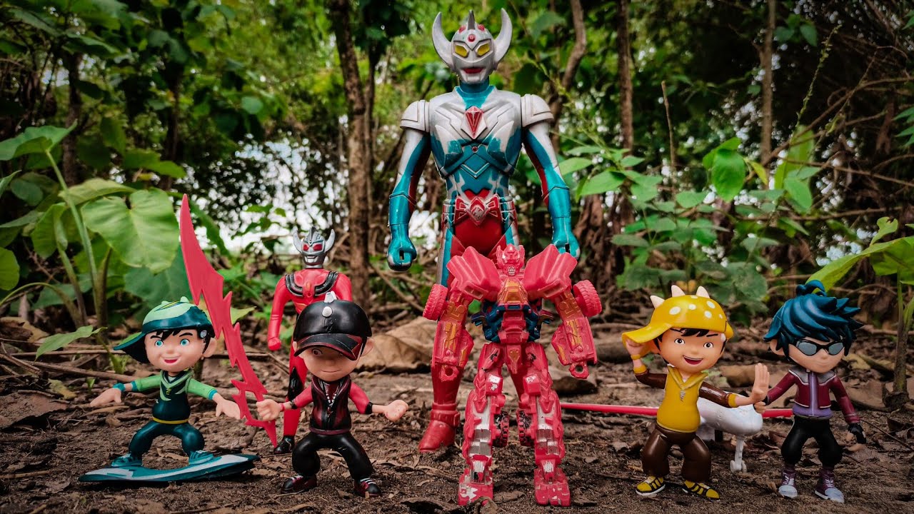 Mencari dan Menemukan Mainan Ultraman, Boboiboy, dan Pesawat. - YouTube