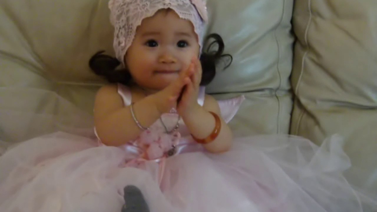 Baby Clapping - YouTube