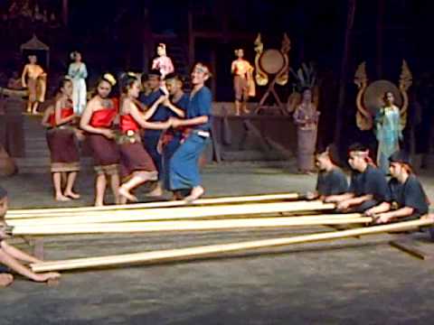 thai bamboo dance - YouTube