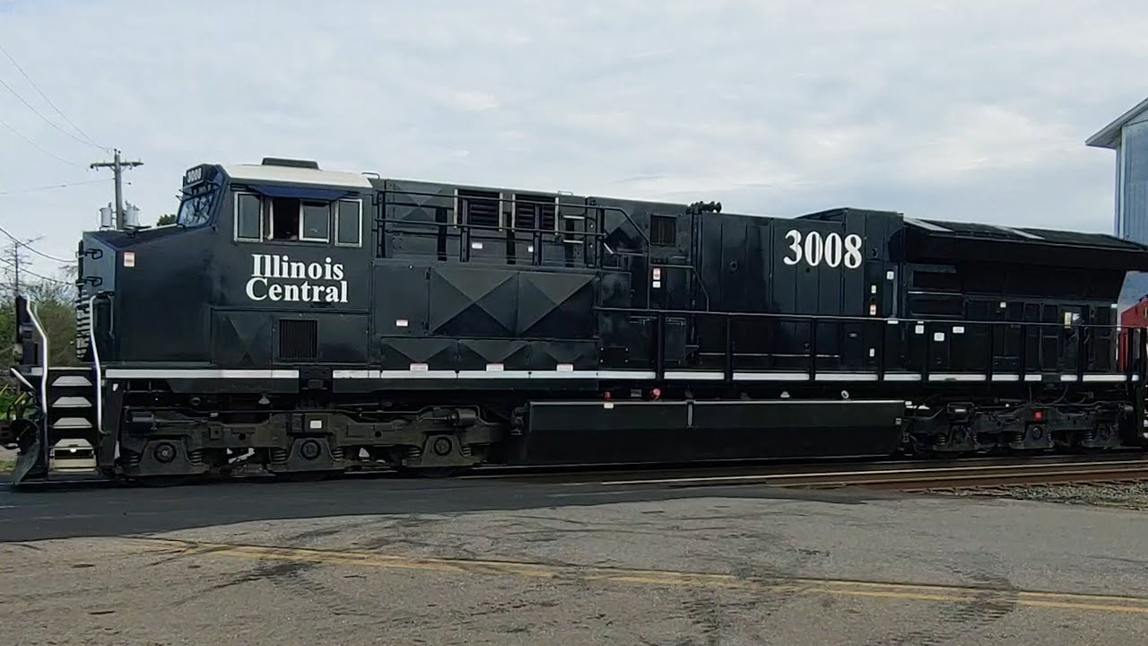 May 13th, 2023 Train 1/2: M394 with shiny CN 3008 (IC HU) on point and ...