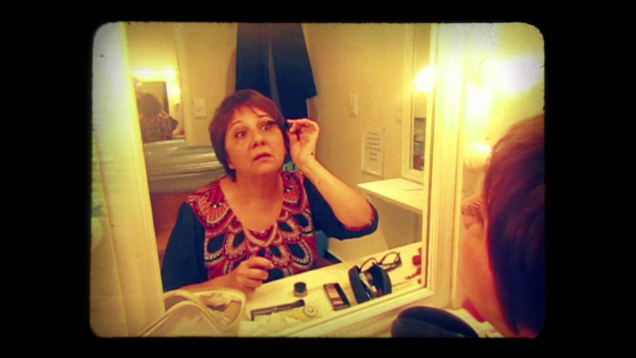 Laura Canoura- El último café - Andrés Bedó - YouTube