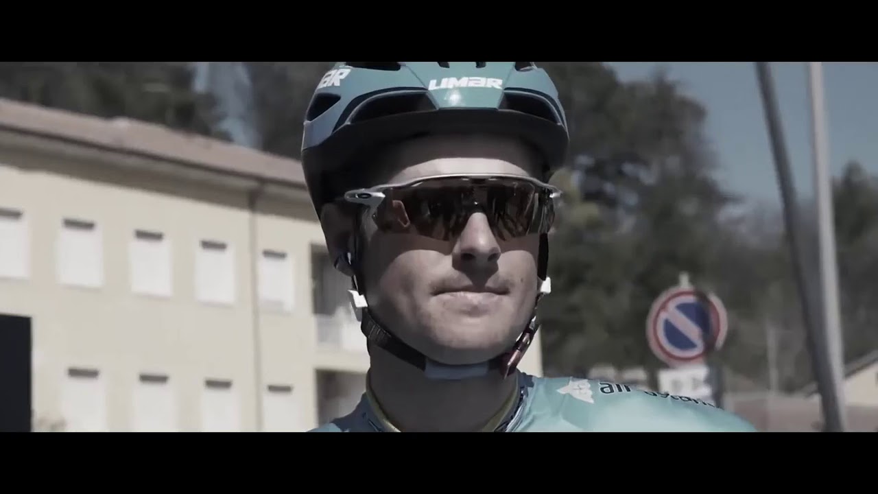 BUS105 Task 2 2019 - Sram RED eTAP AXS 12 speed Road Groupset - YouTube