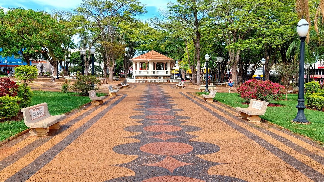 Pirassununga, seguindo a pé passeio pelo centro - YouTube