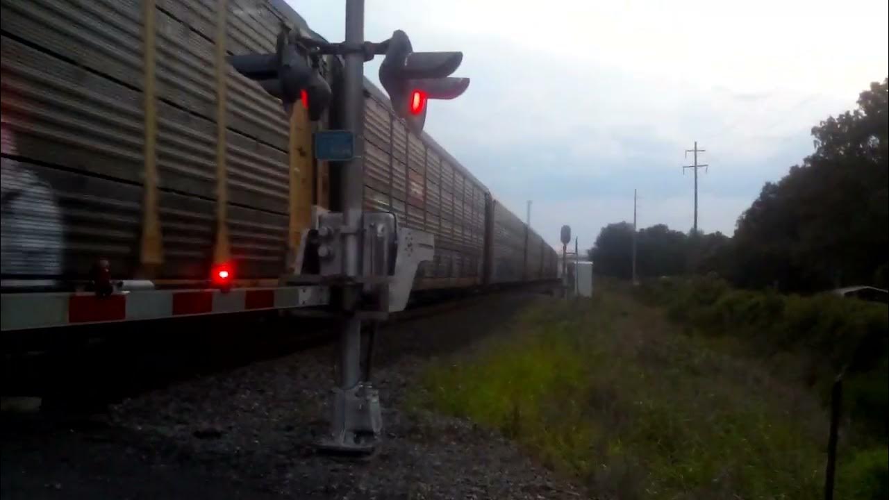 UP #6040 leads a very fast WB UP Manifest out of Elton, Louisiana!!!! - YouTube