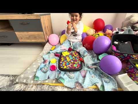 Oyun Hamuru/ ELA Oyun hamuru ile oynuyor/ELLA plays with play dough