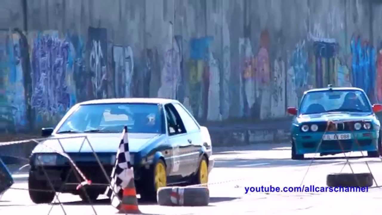 Toyota AE86 vs BMW E30 - YouTube