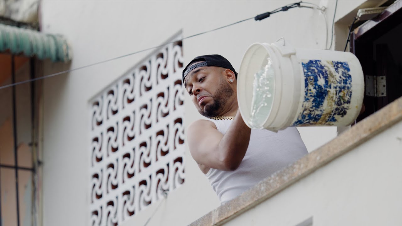 Paramba CREADOR - DEJA EL SENTIMIENTO (Video Oficial) - YouTube