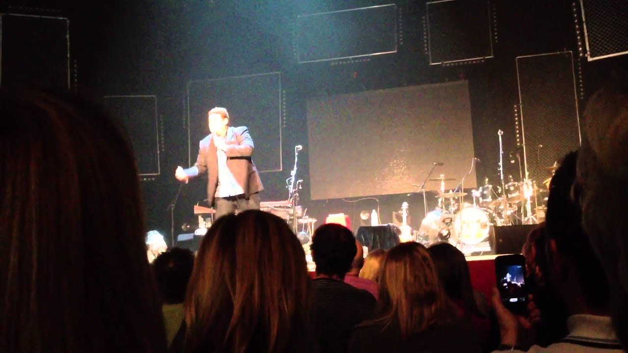 Peter Kay at Squeeze concert in Manchester, Apollo - YouTube