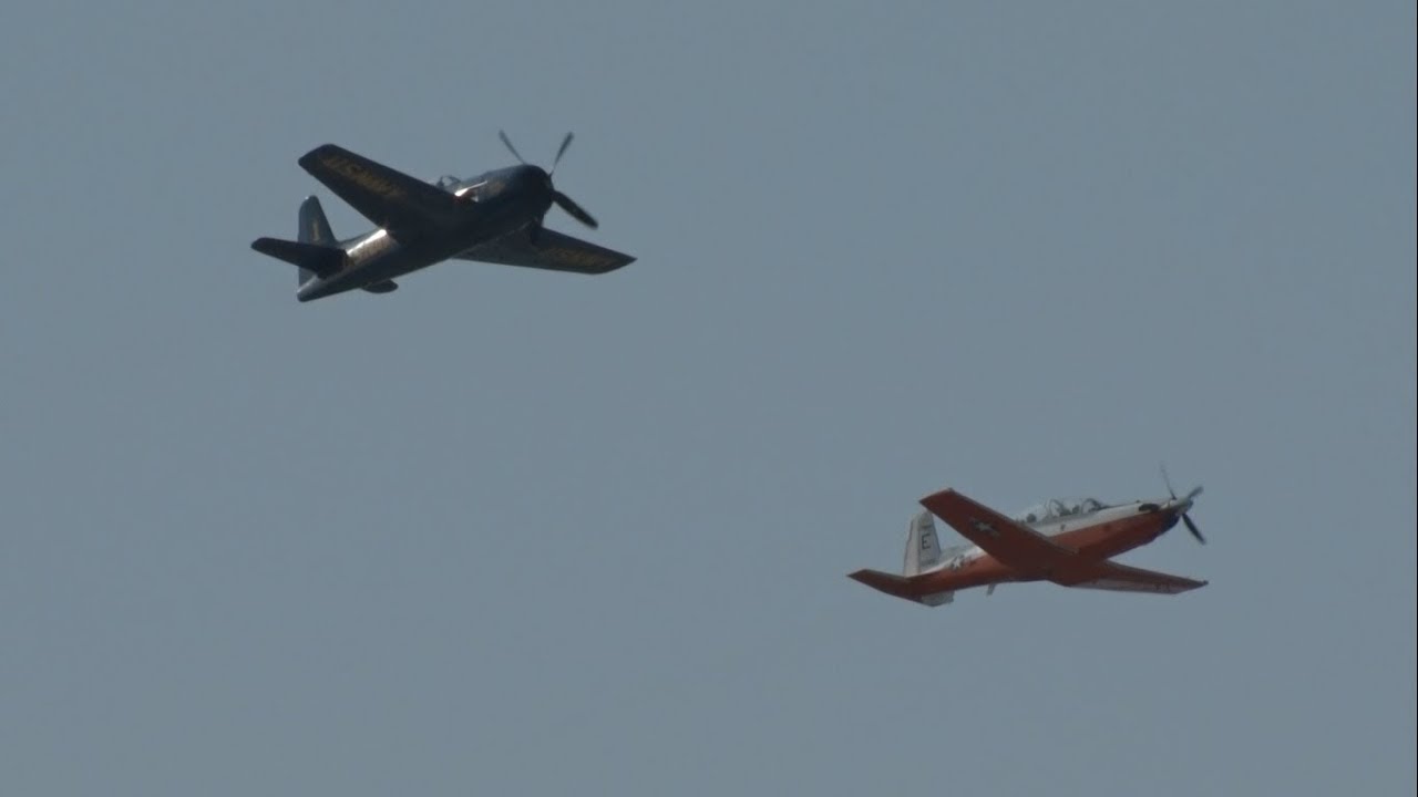 EAA AirVenture 2019 - US Navy Legacy Flight - YouTube