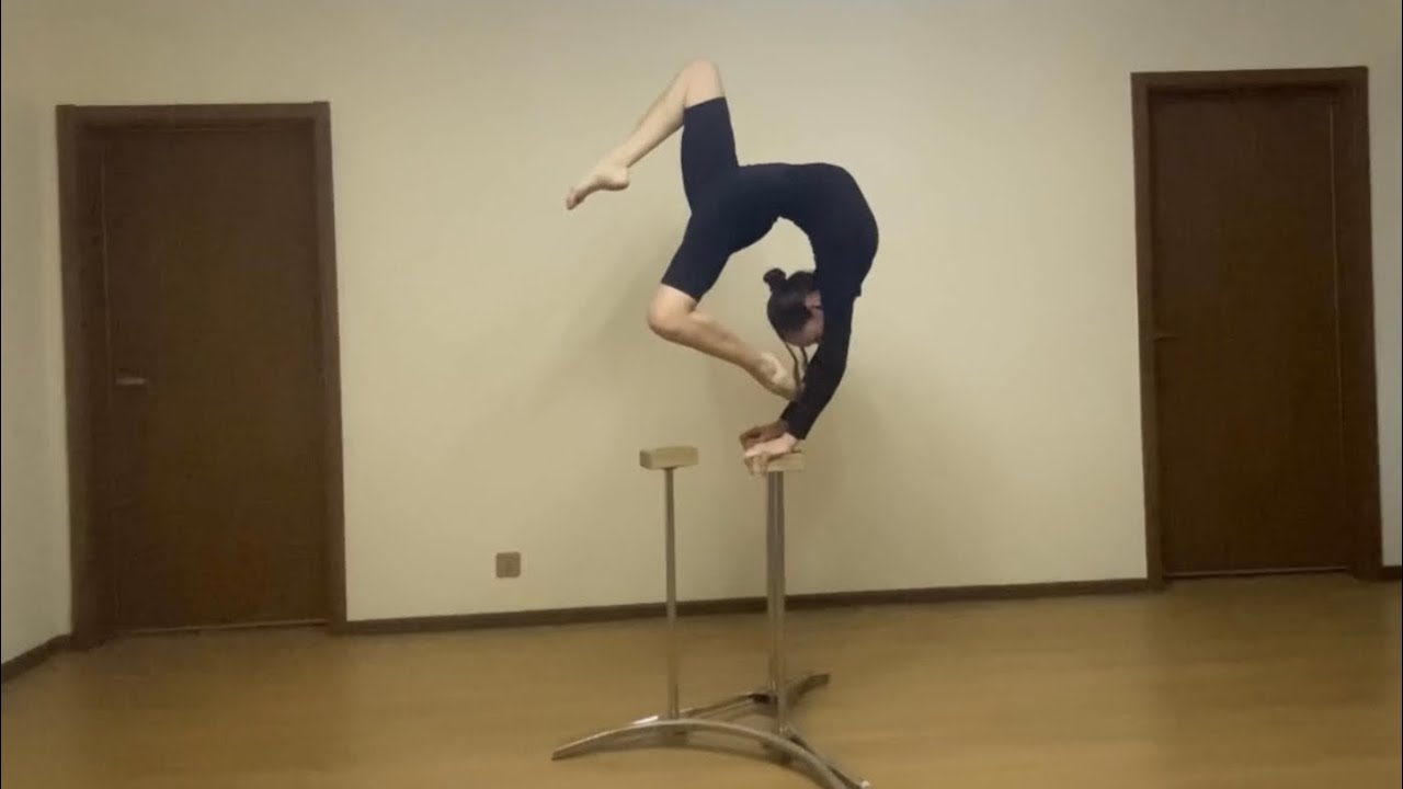 Dolce - Midnight blues contortion - YouTube