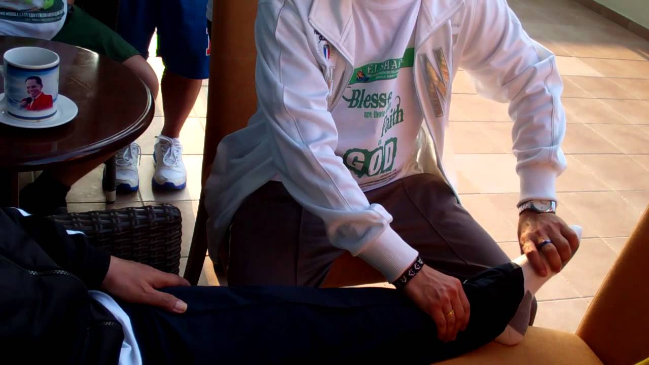 masahe sa paa ni El Shaddai Servant Leader Bro Mike Velarde @ movenpick ...