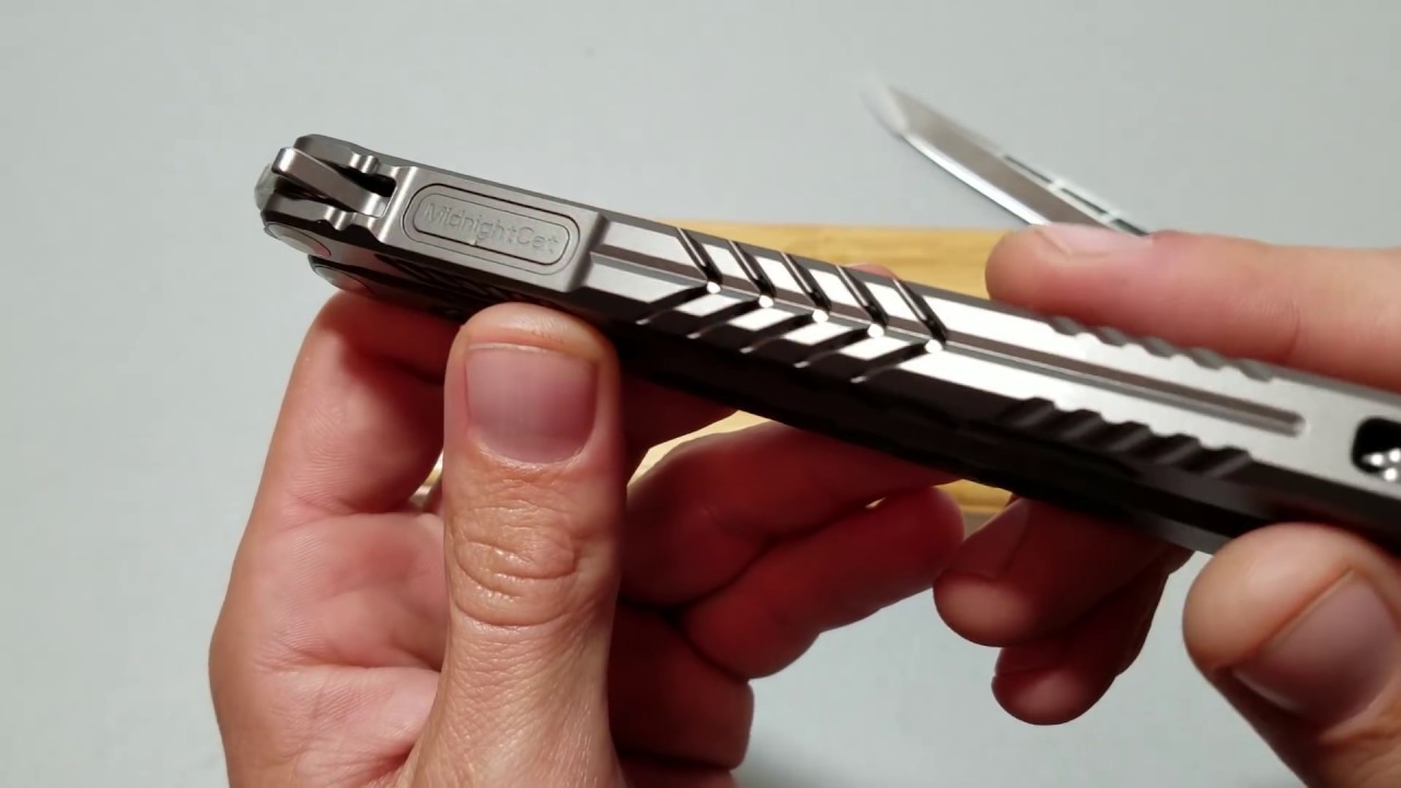 MidnightCat Studios Maxace Pelican live blade install - YouTube