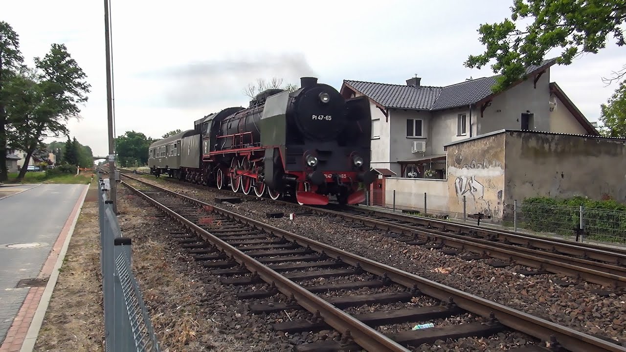 Pt47-65 wjeżdża na stację Wolsztyn - YouTube