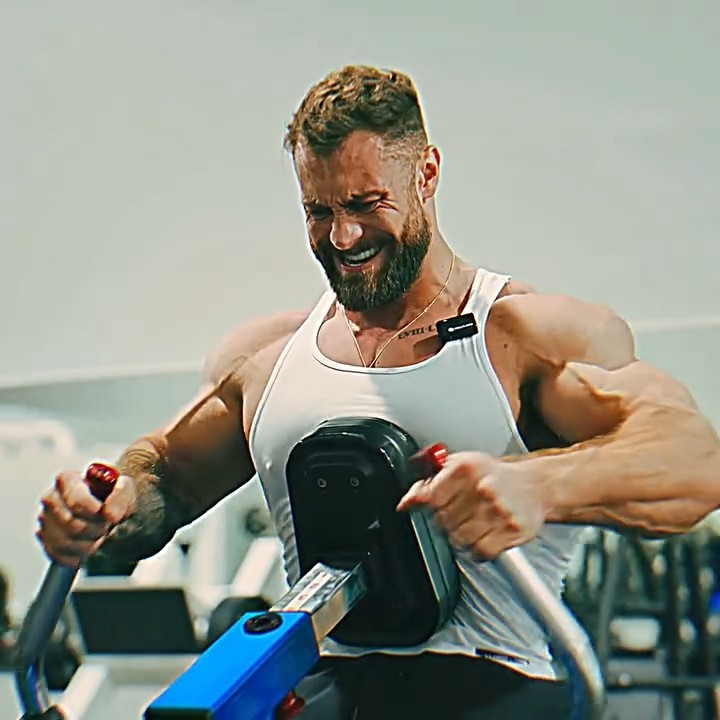 cbum back workout #shorts #gym - YouTube