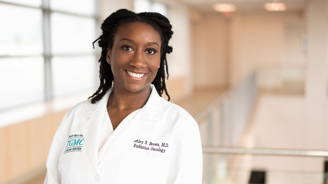 Meet Dr. Ashley Brown, radiation oncologist - YouTube