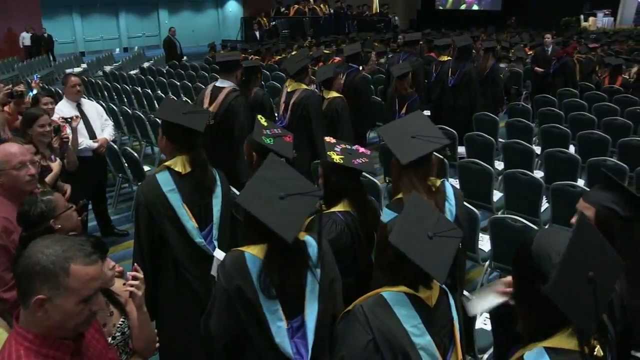 Graduación National University College - YouTube