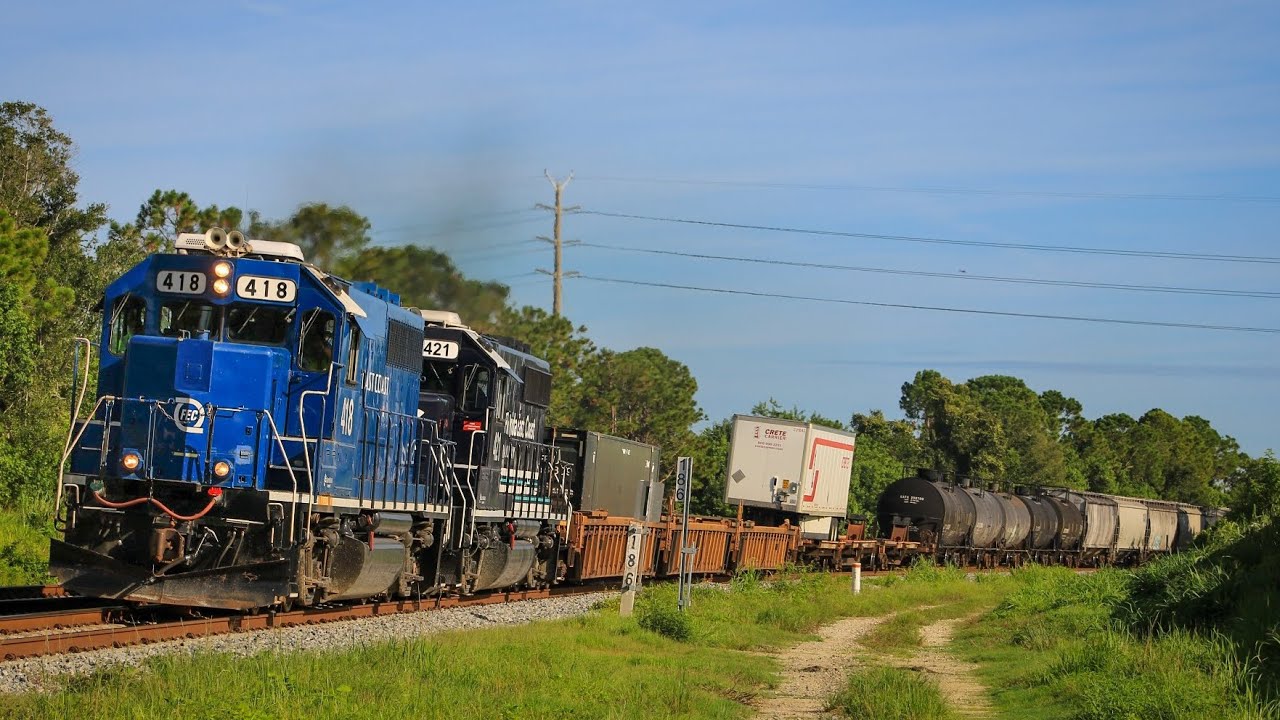 Extra! Extra! Foam All About It! | FEC Train 121 With Dual GP40-2 Power In The Lead! | 07-28-23 ...