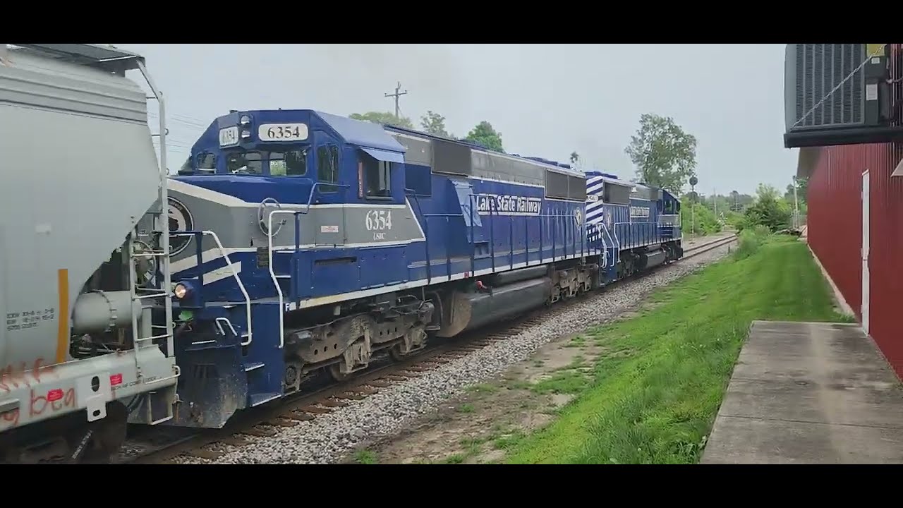 LSRC 6356 & LSRC 6354 Southbound Clio - YouTube