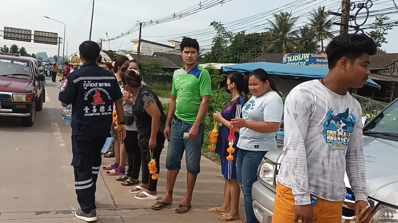 วันที่11/11/65 ภาพบรรยากาศก่อนที่หลวงตาบุญชื่น ธุดงค์มาถึงแยกเขาปีบ มี ...