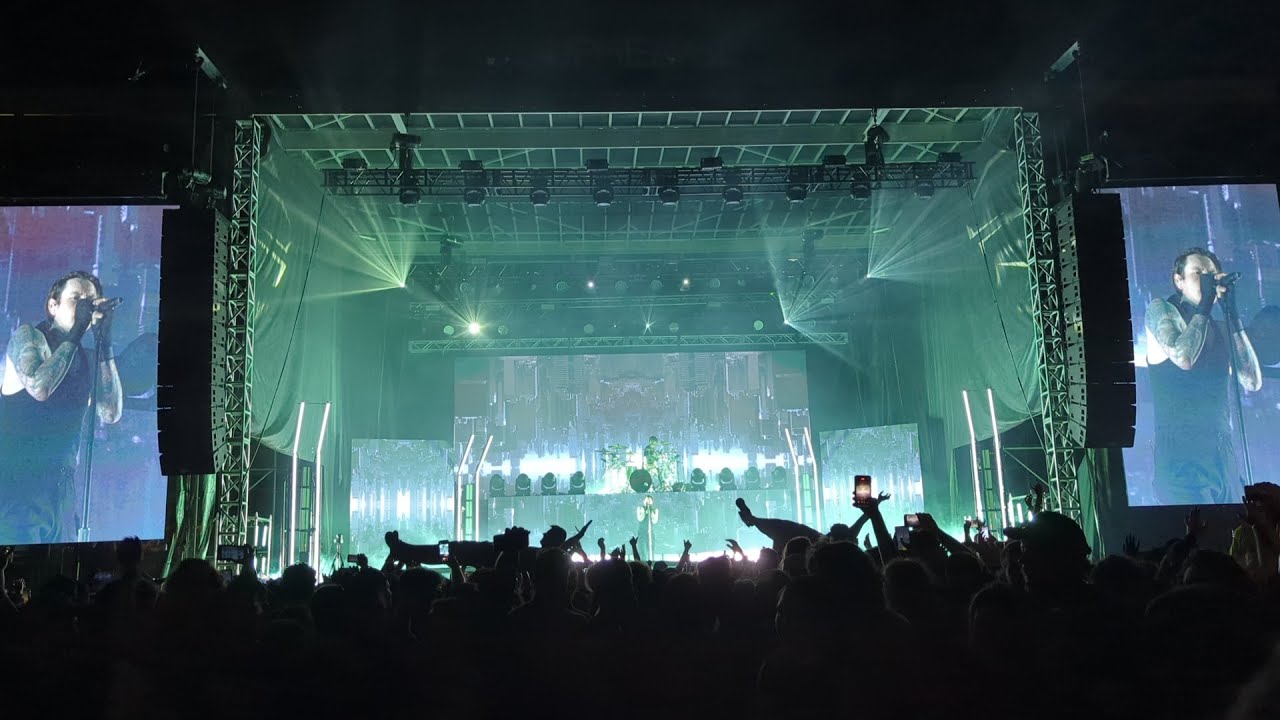 Bad Omens - Just Pretend Mosh Pit - Upheaval 2024 - YouTube