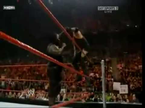 UnderTaker vs. Mark Henry Casket Match - YouTube