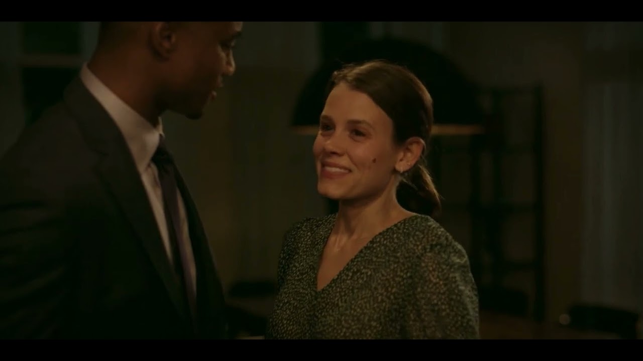 Interracial kiss - Smile - YouTube