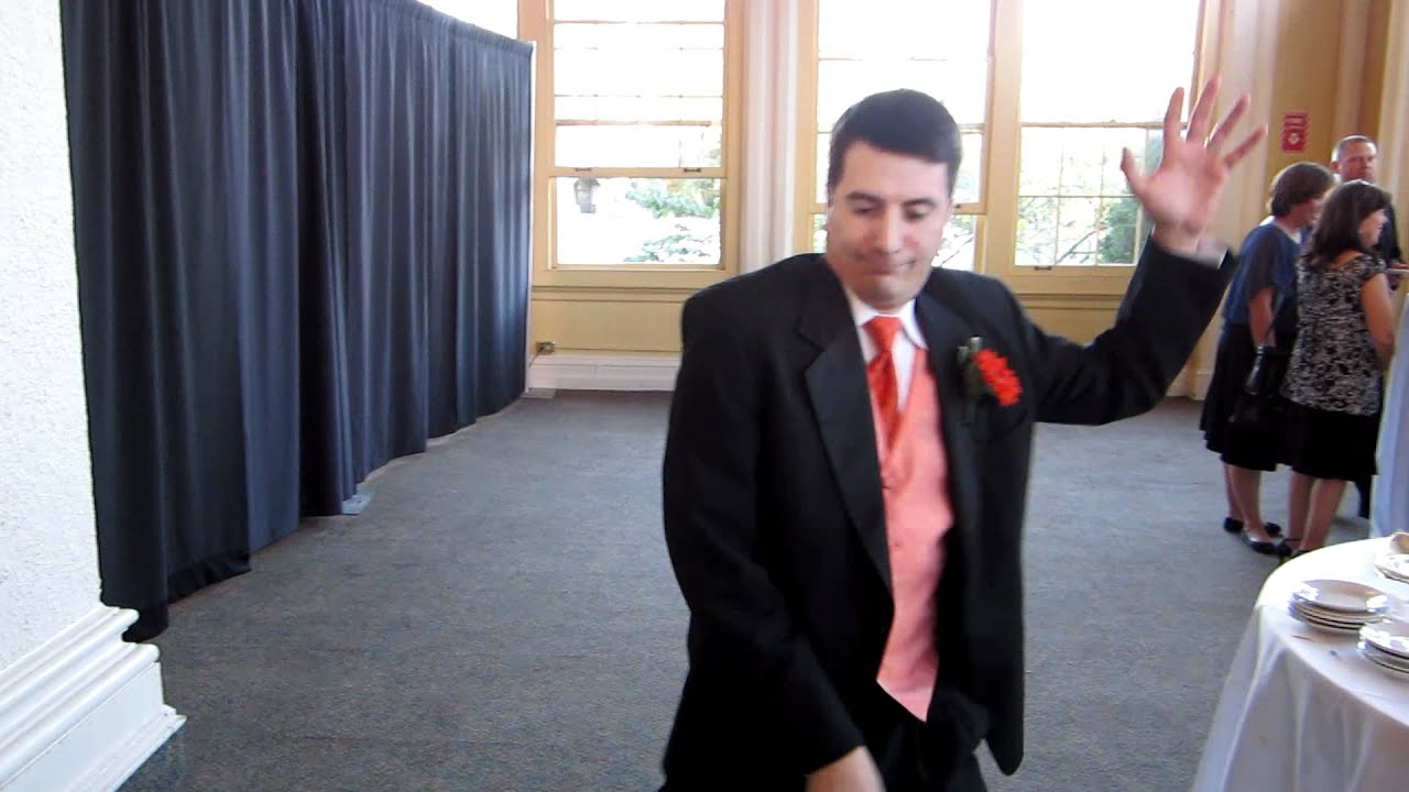 Awkward White Guy Ray Lewis Dance - YouTube