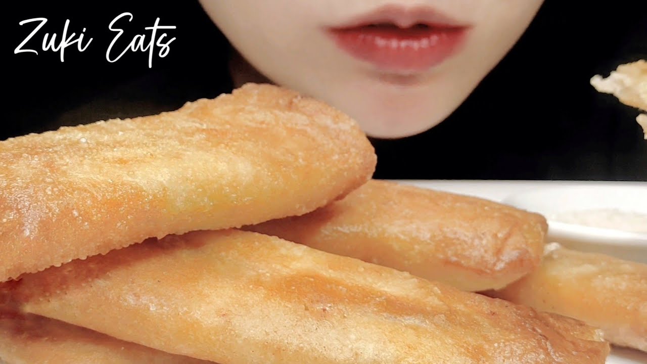 Eating Crispy fried Banana Spring Rolls| Banana Rice Paper Rolls - YouTube