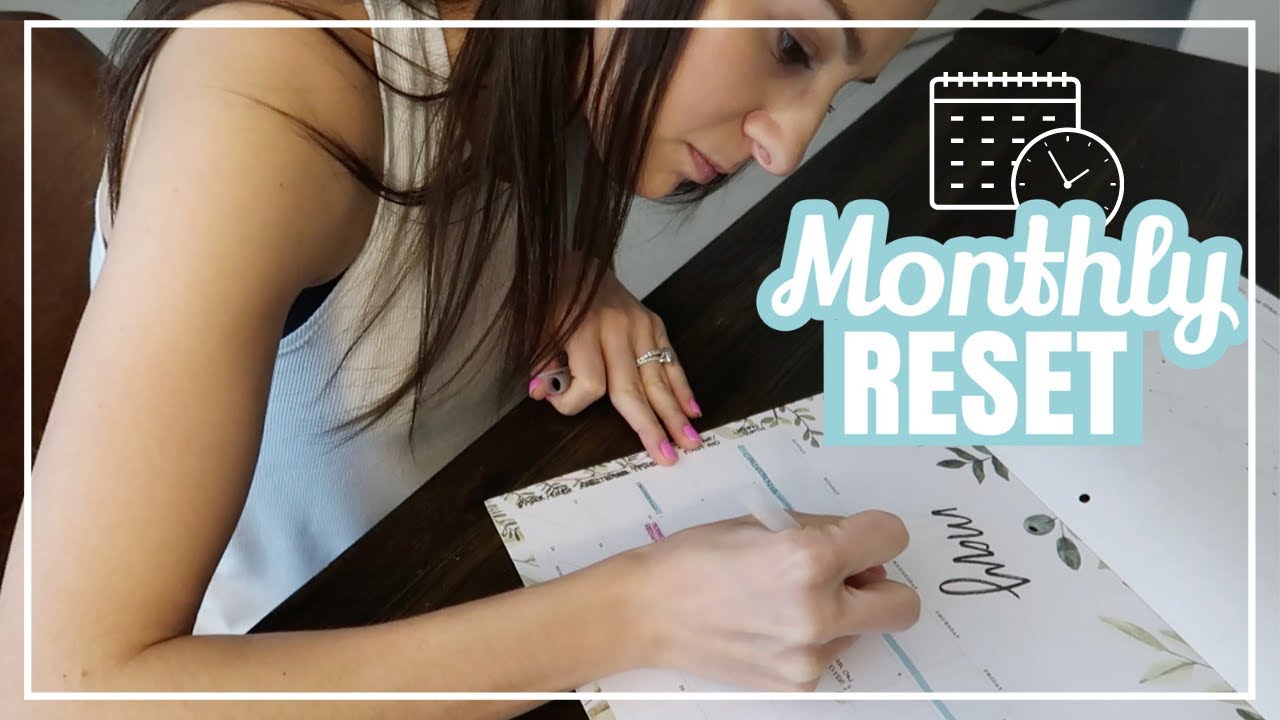 HOW TO START FRESH FOR A NEW MONTH // Monthly Cleaning Checklist ...