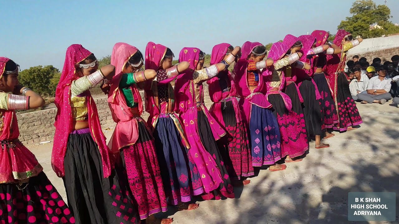 Vagyo Re Dhol // Hellaro // B K Shah High School Adriyana Performance ...