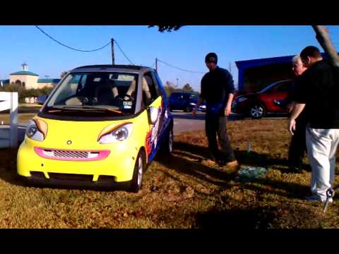 Smart Car Tipping.3gp - YouTube