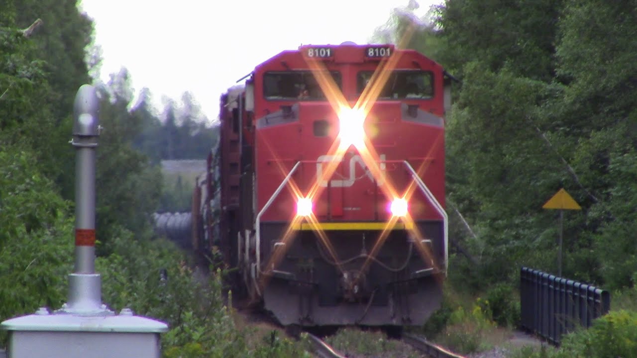 CN 8101 (EMD SD70ACe) Leads CN Train 305 w/DPU at Berry Mills, NB (Aug ...