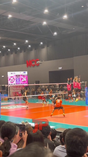 Trio Monster Block VolleyBall Thailand - YouTube