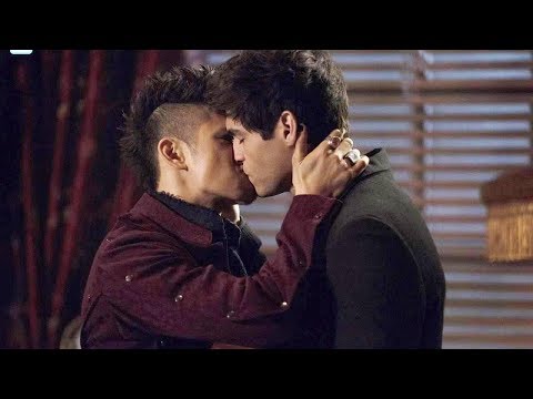 Shadowhunters - All Malec kisses through 3x10 - Erchomai