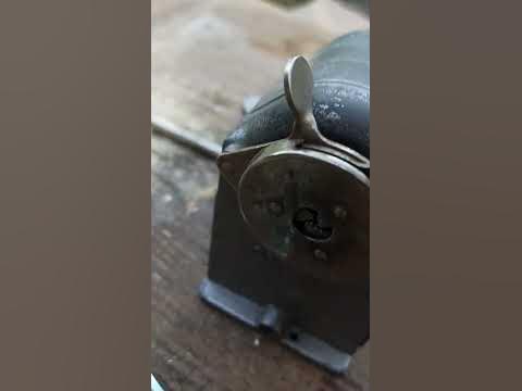 Необычные вещи. Швейцарская точилка для карандашей. - YouTube