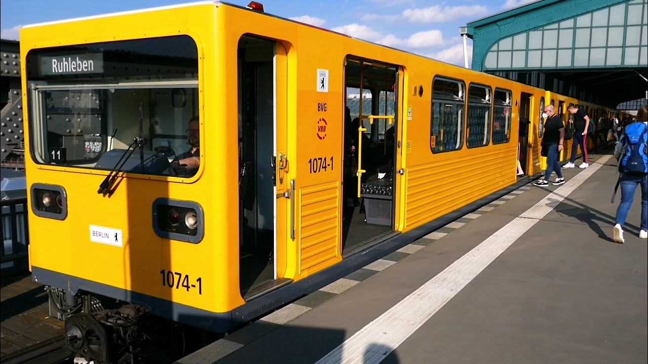 U-Bahn Berlin U-Bahnhof Gleisdreieck U12 [1080p50-HD] - YouTube