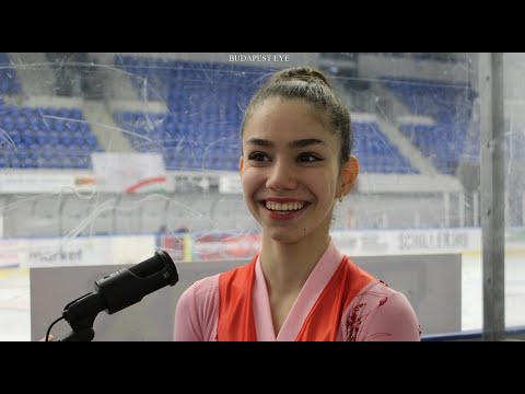 Schermann Regina - Interjú a Junior Olimpikonnal⛸️ - YouTube
