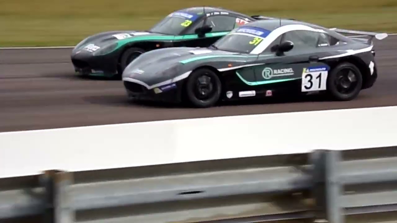 BTCC 2022: Thruxton (August) - Ginetta Junior first complex compilation ...
