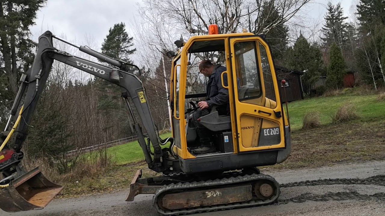 Volvo EC20B - YouTube