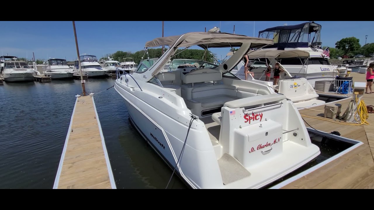 Wellcraft 3000 Martinique, Walk Around - YouTube