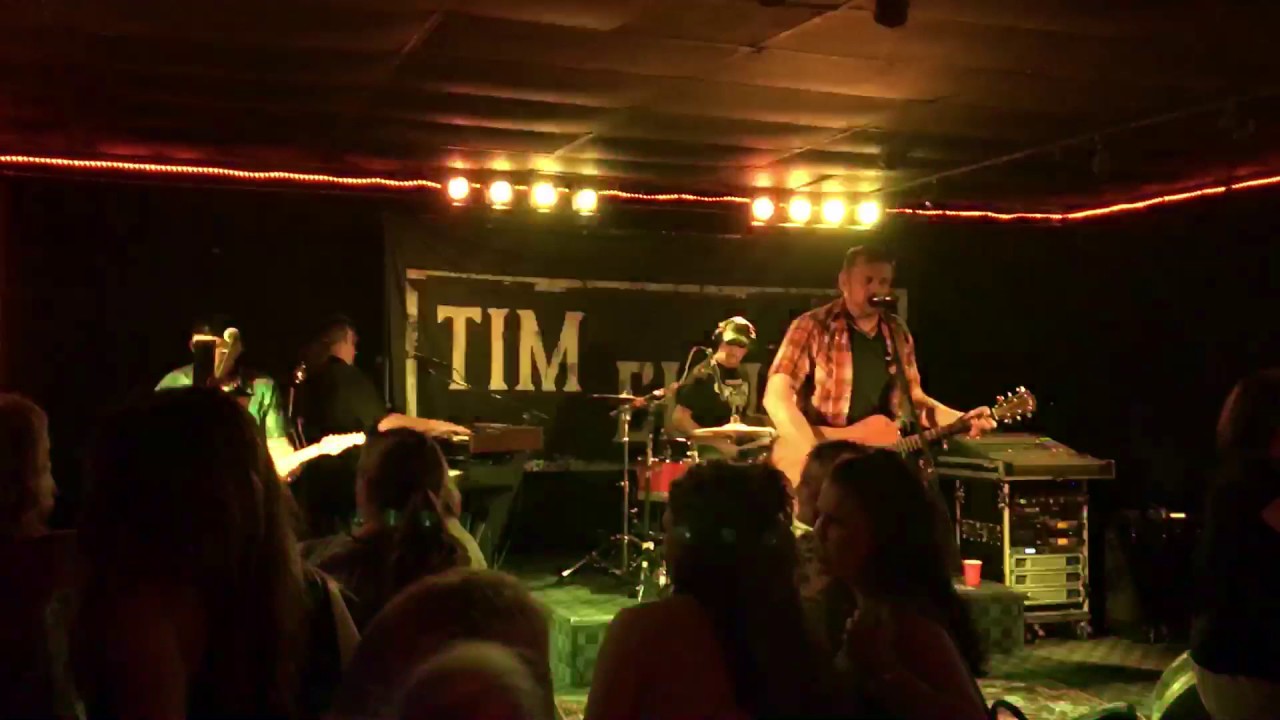 Tim Elliott singing "What's Not To Love" - YouTube