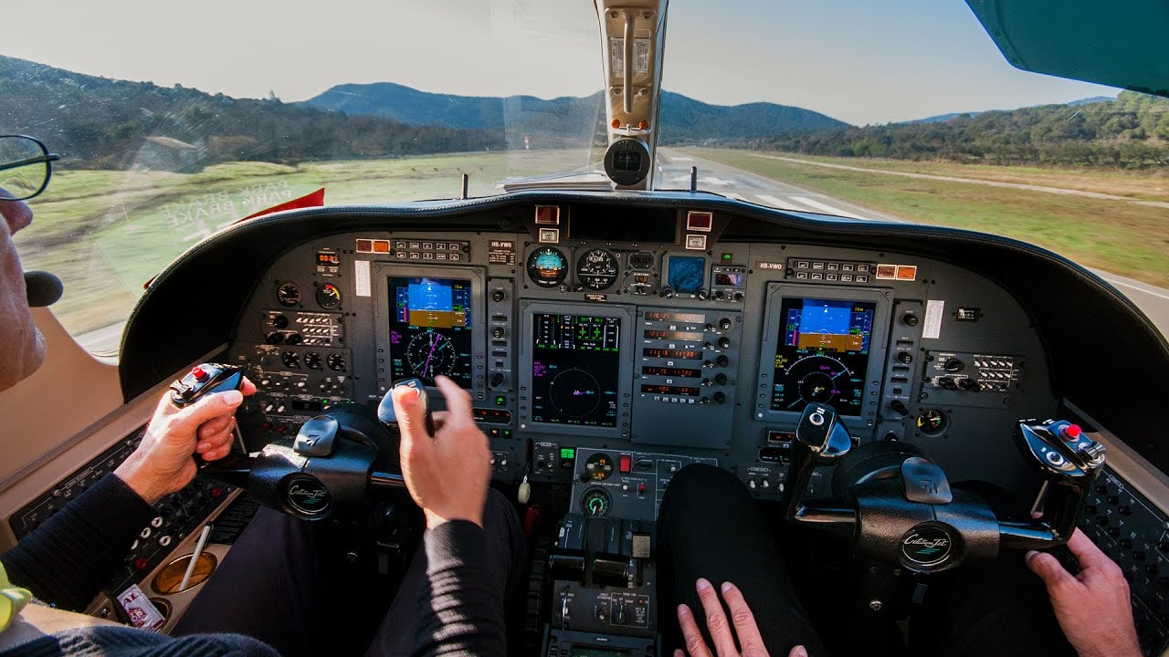 Citation Jet CJ1 St. Tropez La Mole Cockpit approach 2 camera's - YouTube