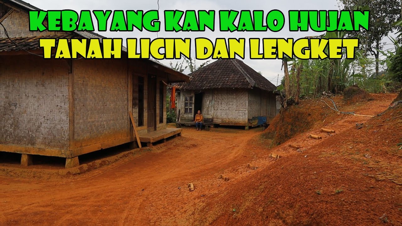 Kampung Tanah Merah..Bila Hujan Jalan Becek Dan Licin Sangat ...