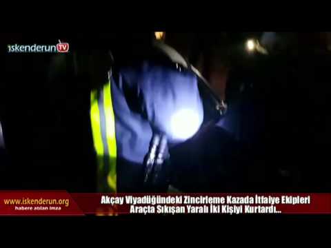 Kazada Araçta Sıkışanları İtfaiye Kurtardı