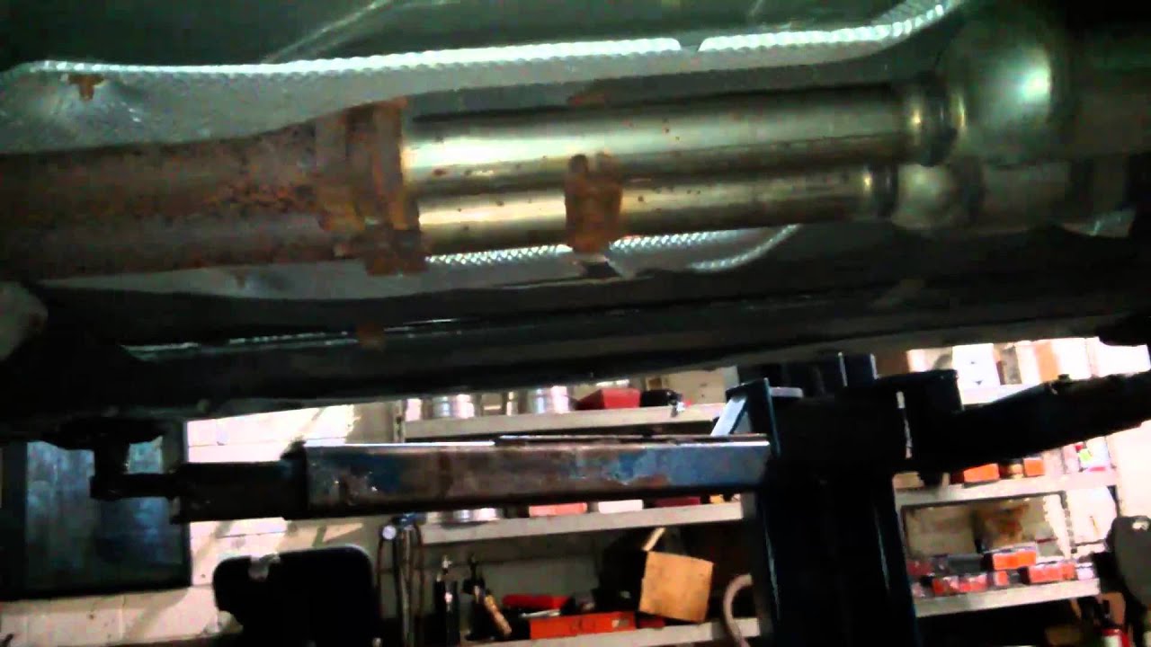 2001 Mercedes-Benz E320 (W210) underbody rust - YouTube