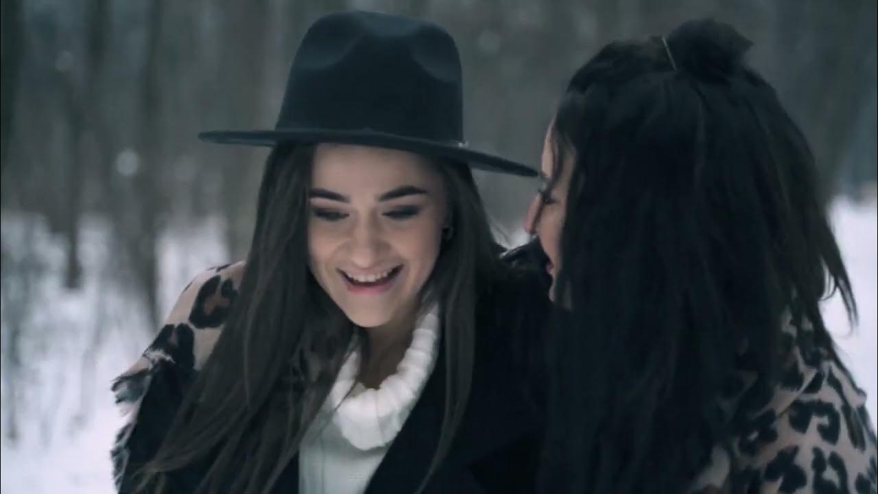 NEMAZALÁNY x SOFI ÜRES SZÍVEK Official Music Video - YouTube