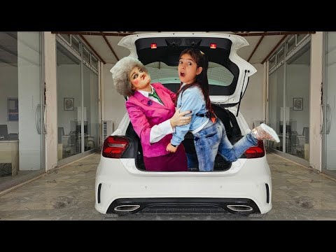 KAÇAN DELİ SCARY TEACHER PEŞİMİZDE MELİSA NİSA !! ORMANDA BİZİ BULDU !!