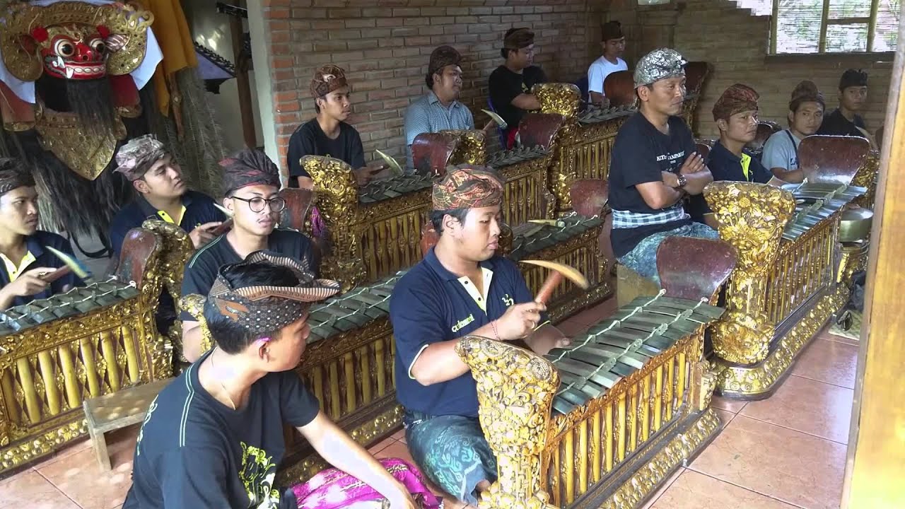 Interlocking gangsa melody lines (Balinese gamelan) - YouTube